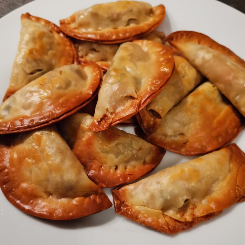 Receta de Empanadas Argentinas Caseras - Fácil y RIQUÍSIMAS!!